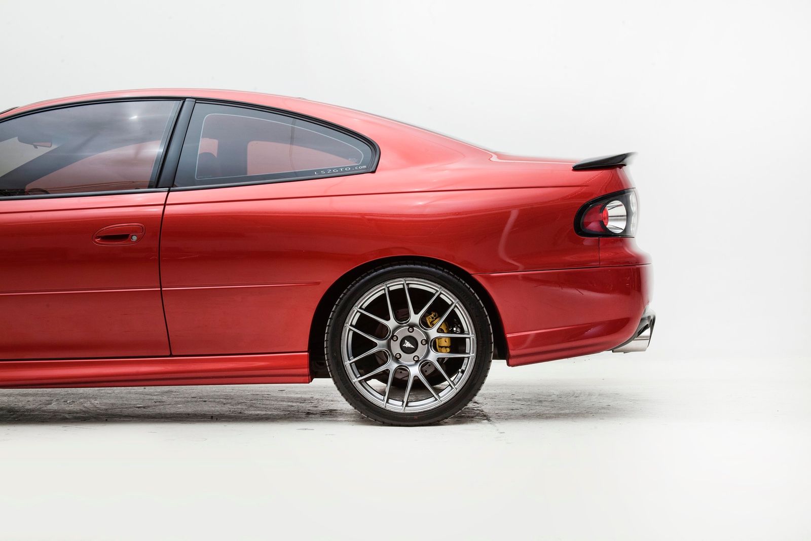 The leading carbon fiber designer for the Pontiac GTO & G8, Chevy SS ...